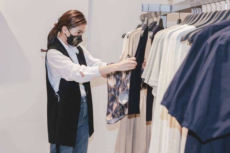 LOOK: Manila’s fashion set visits COS store at SM Aura - Garage