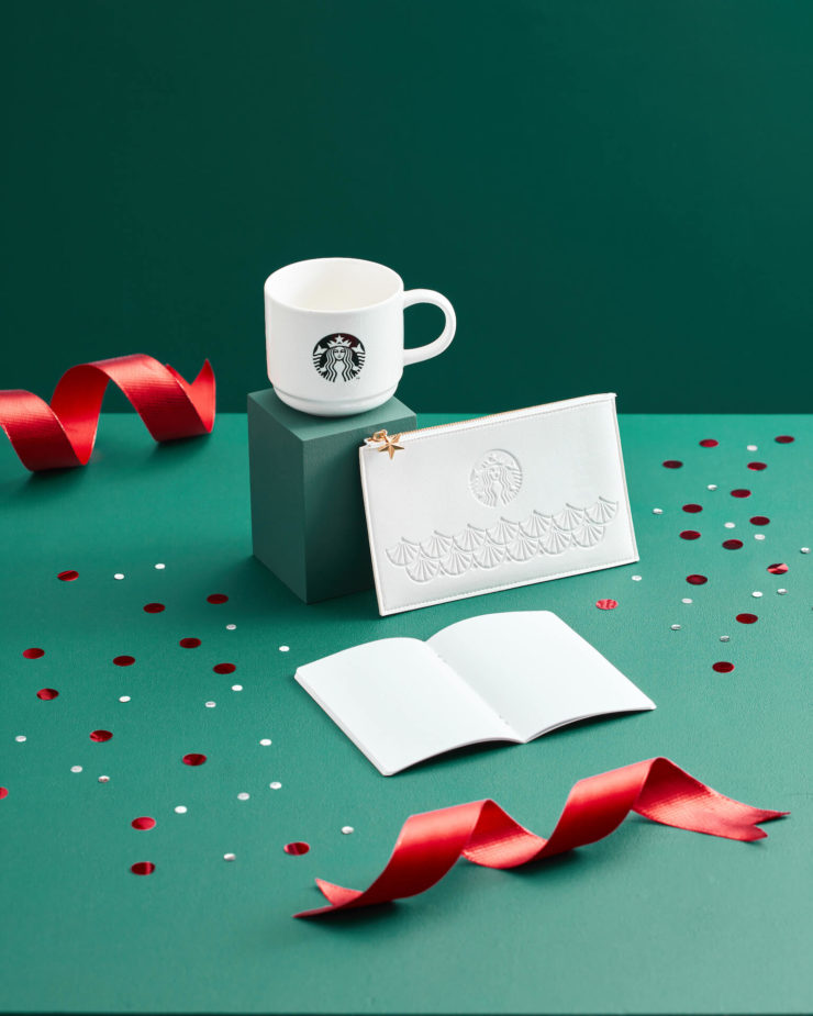 Starbucks unveils never-before-seen merch for its 2022 planner ...